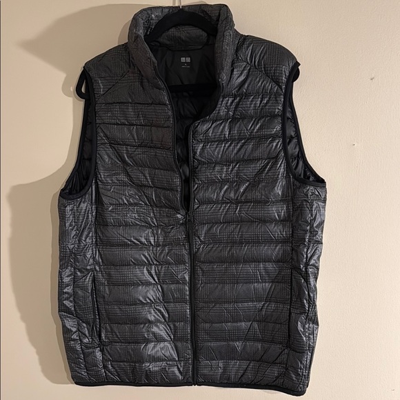 Uniqlo | Jackets & Coats | Uniglo Mens Gray Plaid Quilted Down Vest ...
